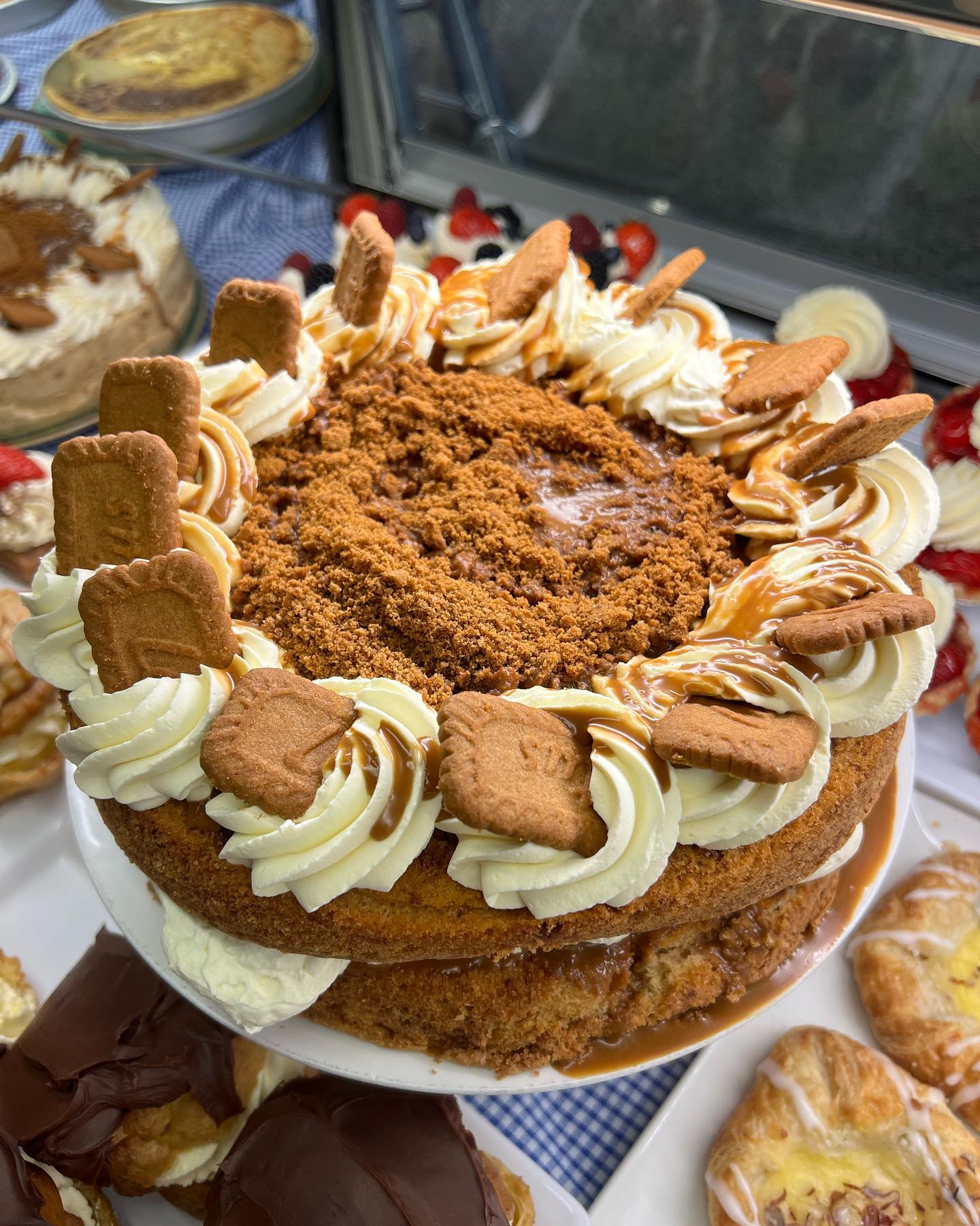 Dessert Cake Food Cream Cakes & Pastries – NEW MENU – Creams Cafe